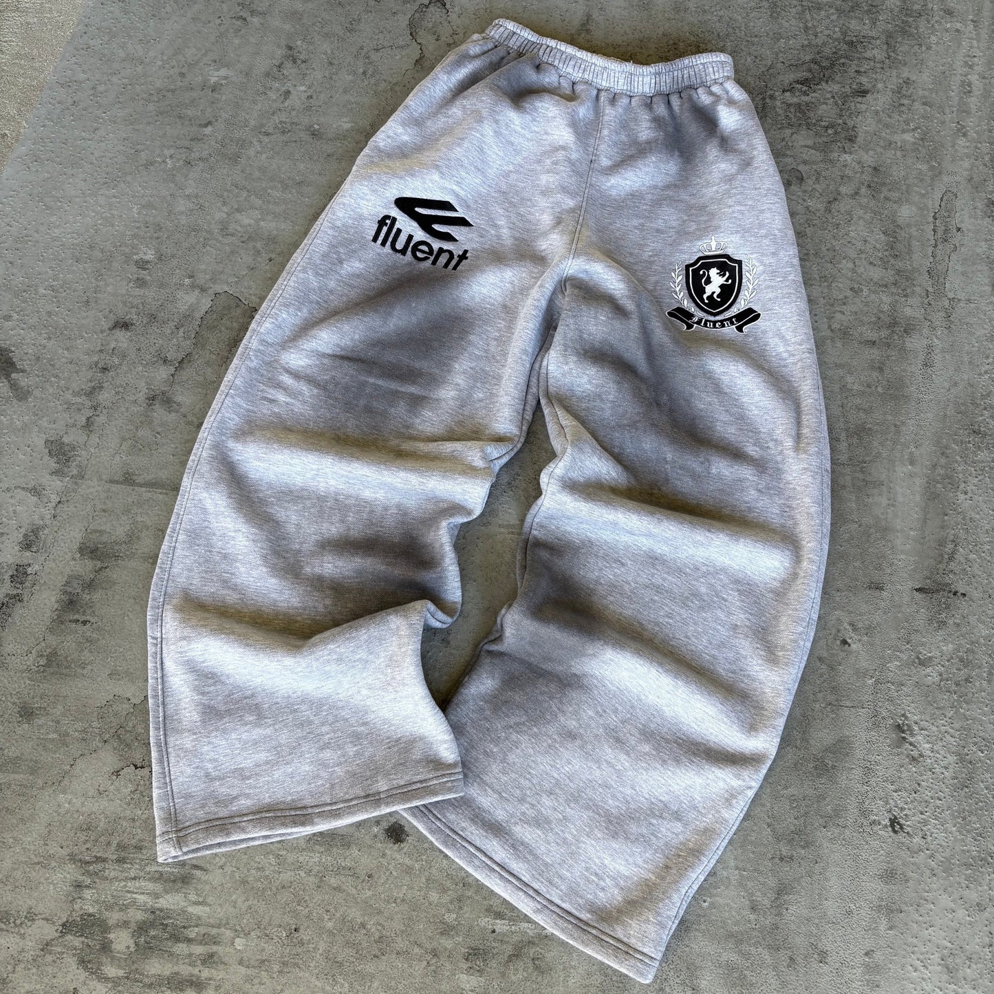 Crested Grey Sweatpants – fluent